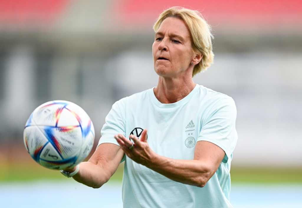 Dina Voss: Tochter von Martina – Leben zwischen Fußball & Familie ...