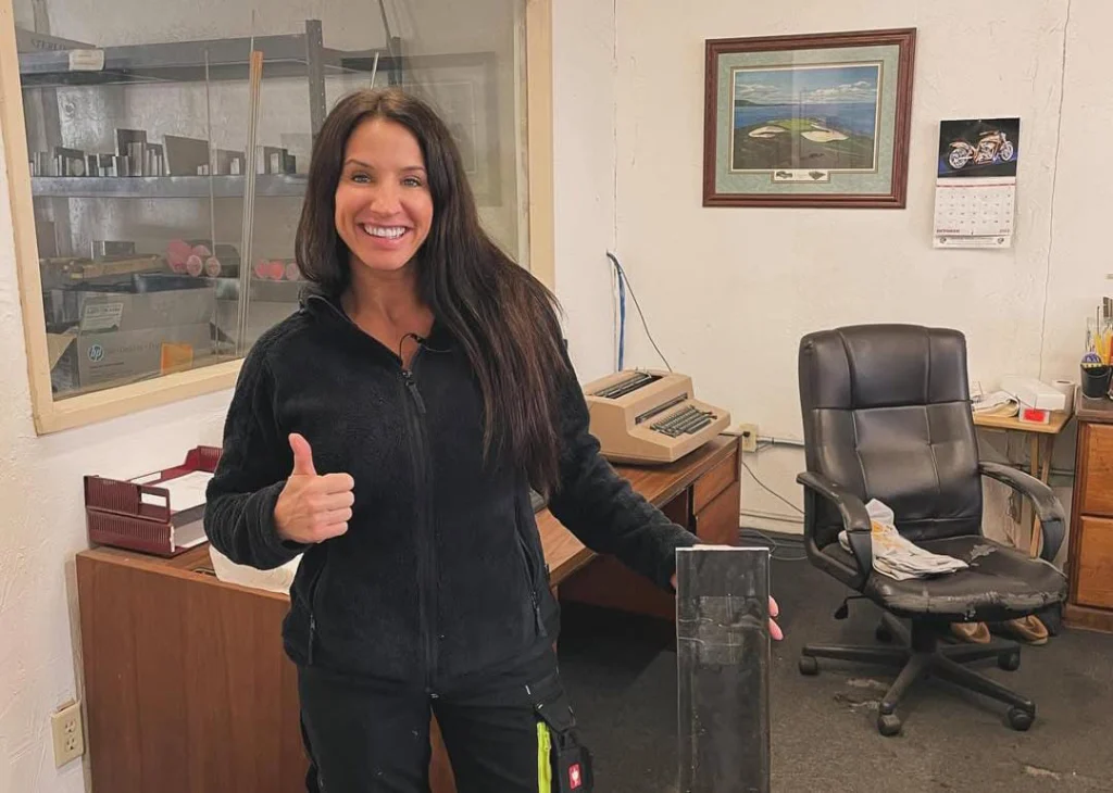 Julie Neal Brust: Die Karriere und das Leben der Steel Buddies Star ...