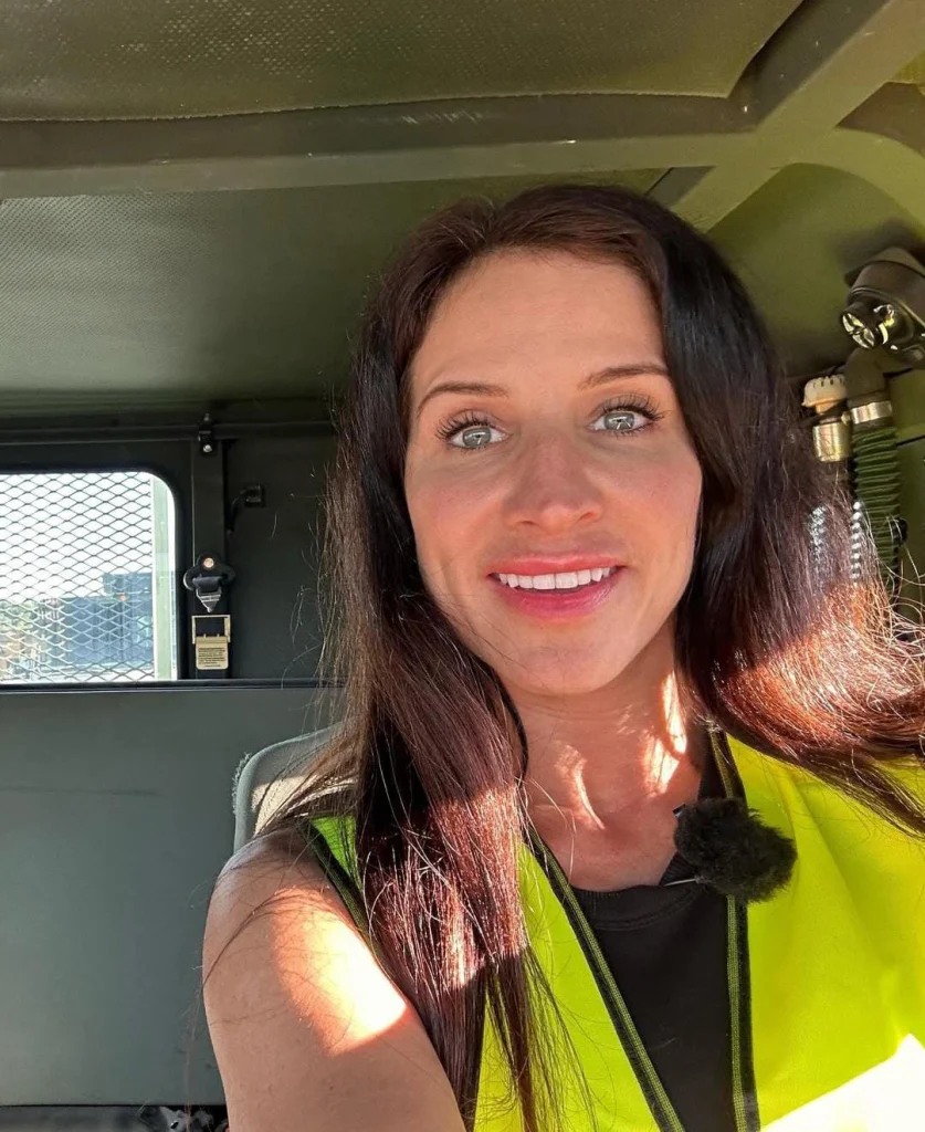 Julie Neal Brust: Die Karriere und das Leben der Steel Buddies Star ...