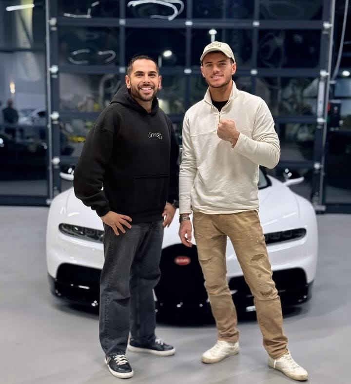 Omid Mouazzen Vermögen: Erfolg, Luxusautos und geschätztes ...